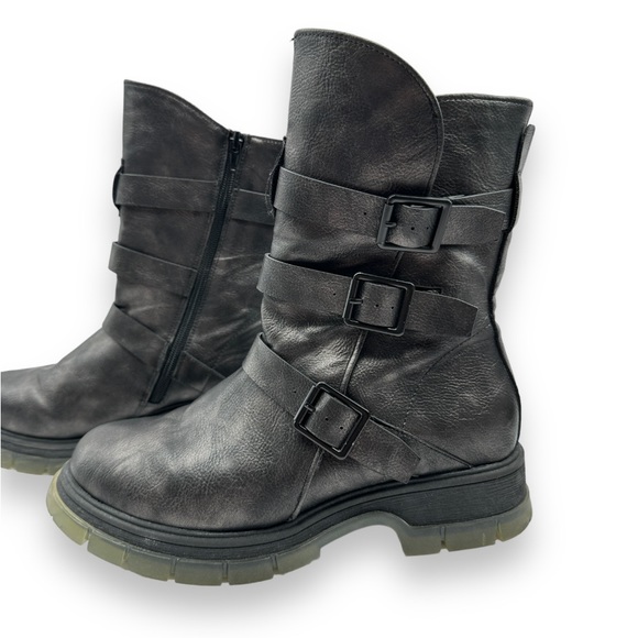 MIA | Shoes | Mia Seth Motorcycle Boot Gray Silver Metallic Size 75 ...